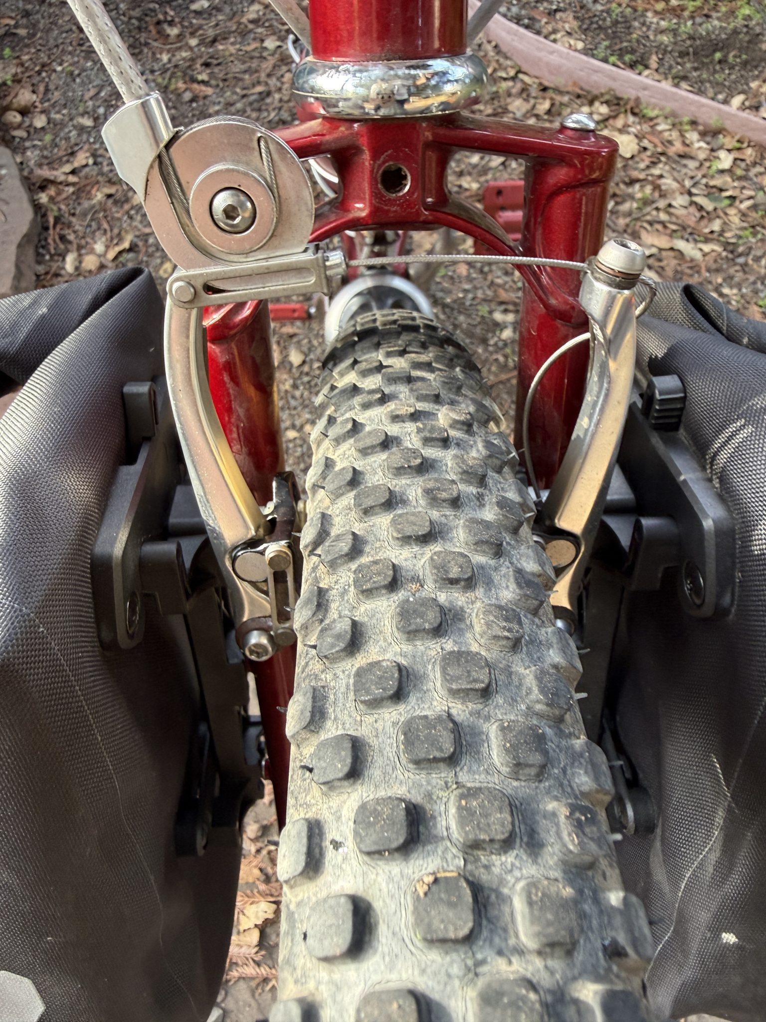 Silver XT brakes on the red Fitz – Bike Tinker